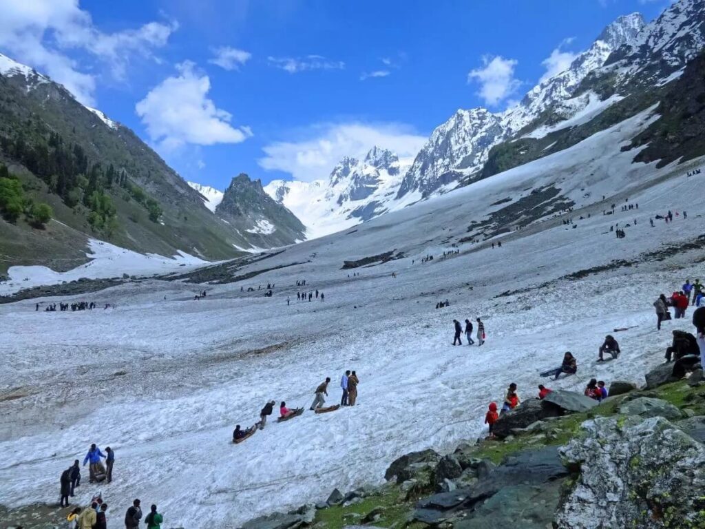 Sonmarg in January 2026: Weather, Attractions & Festivals Guide