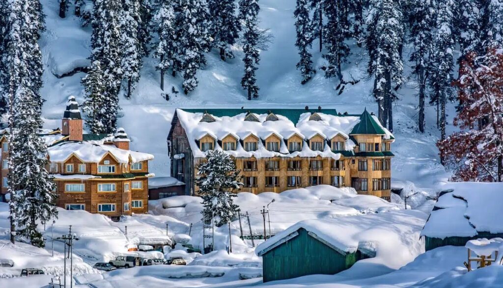 Weather Gulmarg in December 2026 – Snow, Temperature & Guide