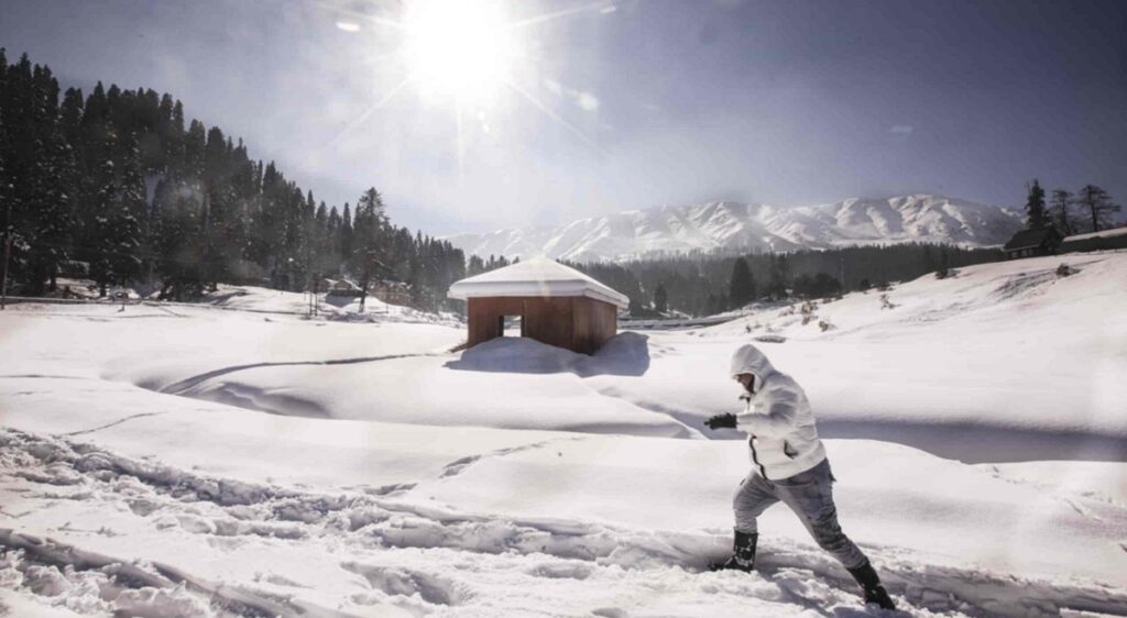 Gulmarg in February 2026: Weather, Top Attractions & Travel Guide