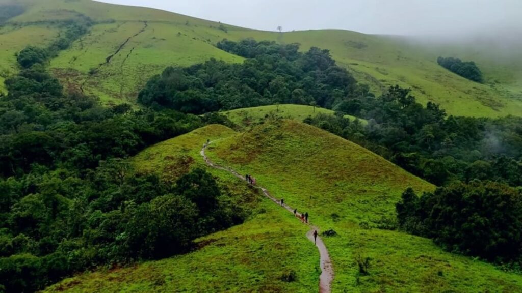 Kodachadri Hill Trekking Guide: Temples & Nature's Wonders