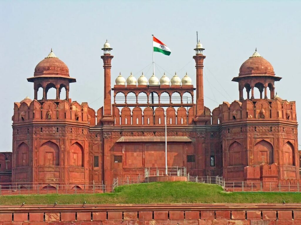 Explore Red Fort vs Agra Fort: Key Differences & Which to Visit