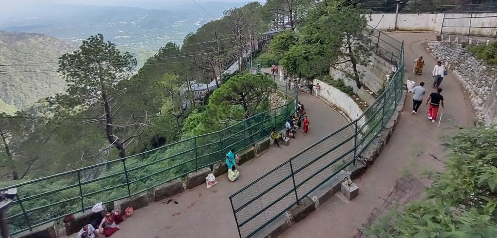 Vaishno Devi Trek Guide | Distance, Routes & Facilities