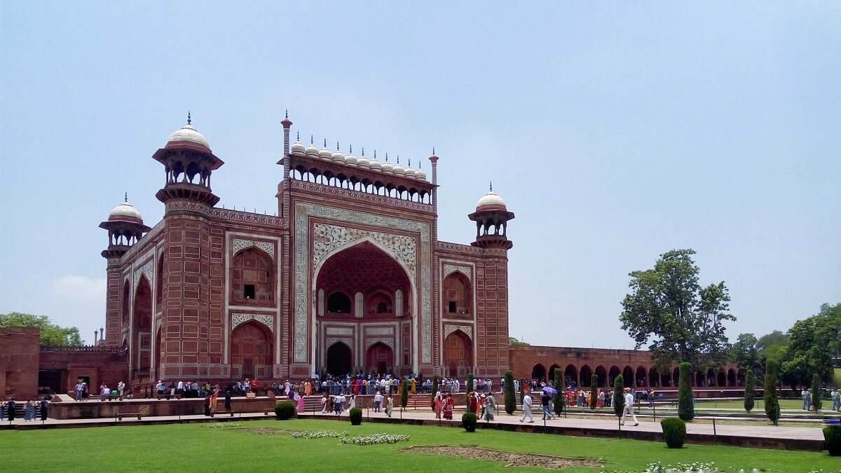 Taj Mahal Entry Guide: Gates, Layout & Access Points for Visitors