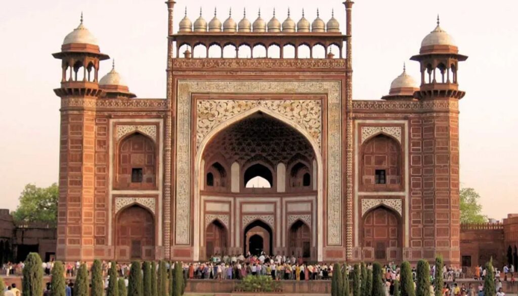 Taj Mahal Entry Guide: Gates, Layout & Access Points for Visitors