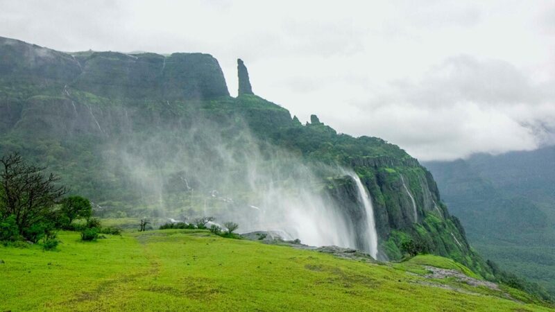 Top Places to Visit in Kaas Plateau – Maharashtra Valley of Flowers
