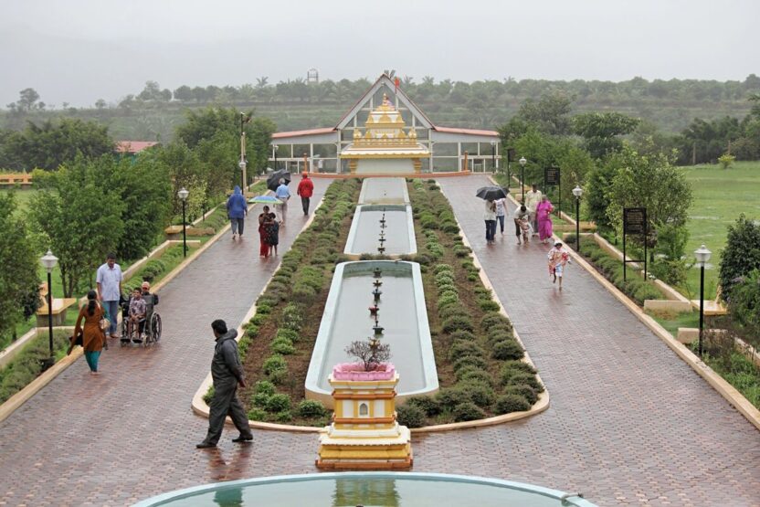 How to Reach Shirdi in 2026 by Air, Train & Road – Travel Guide