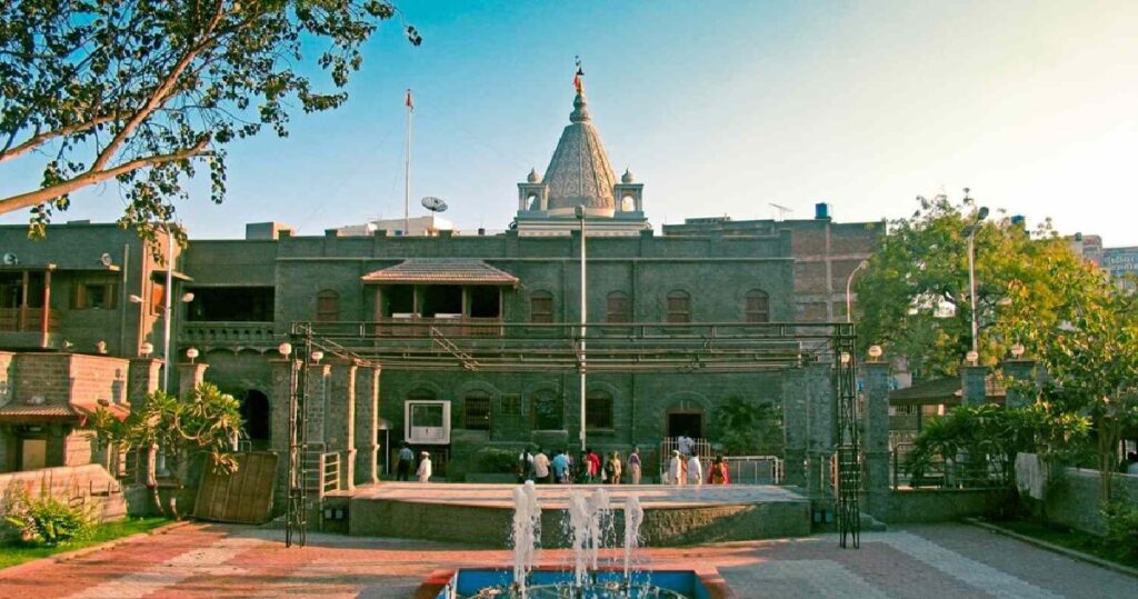 How to Reach Shirdi in 2026 by Air, Train & Road – Travel Guide