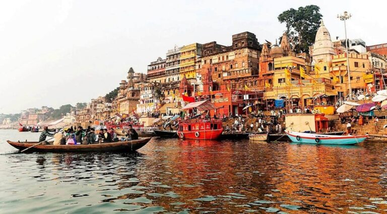 Exploring Varanasi by Boat – Sacred Ganges Journey